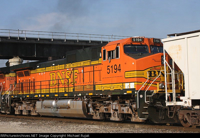 BNSF 5194